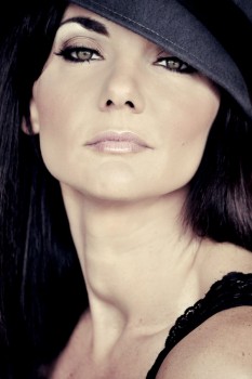 Laura Ferretti - Catana Deliciosa Argentina - Raquel en la Nueva Serie ...